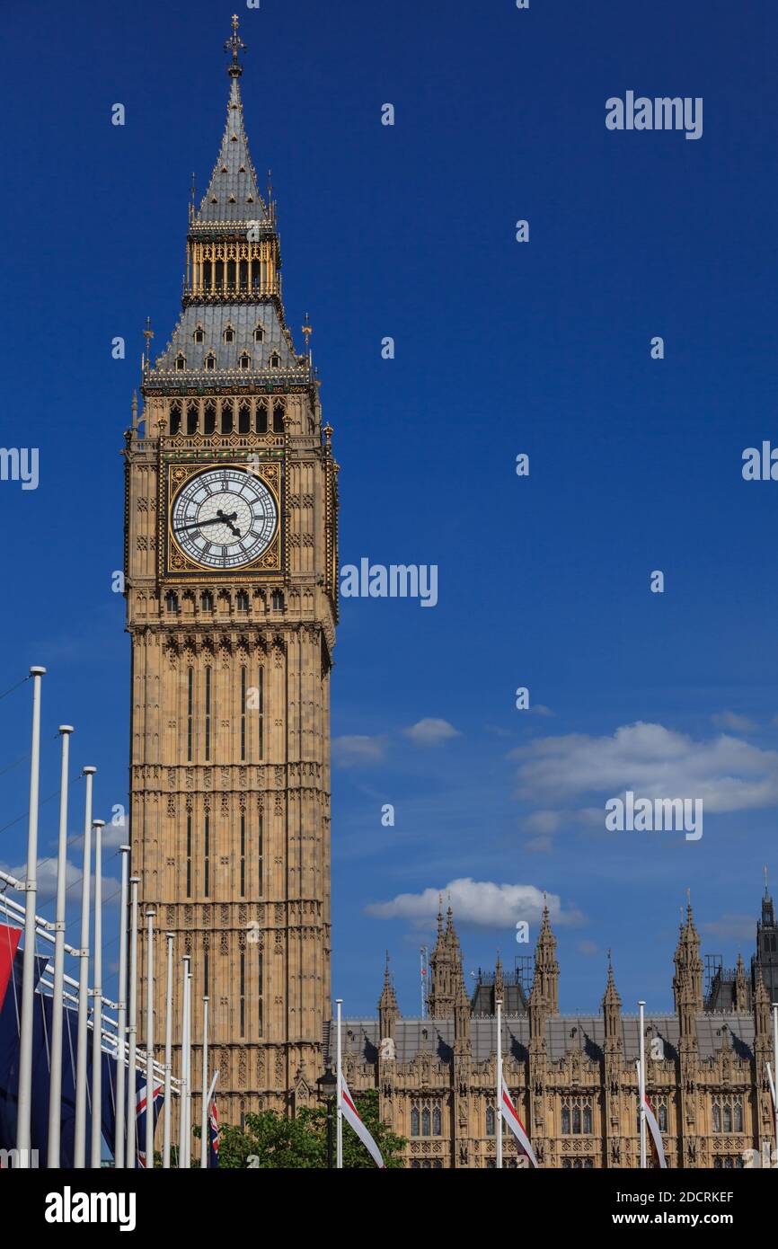 Big Ben, the Elizabeth tower bell tower with iconic clock, Houses of ...