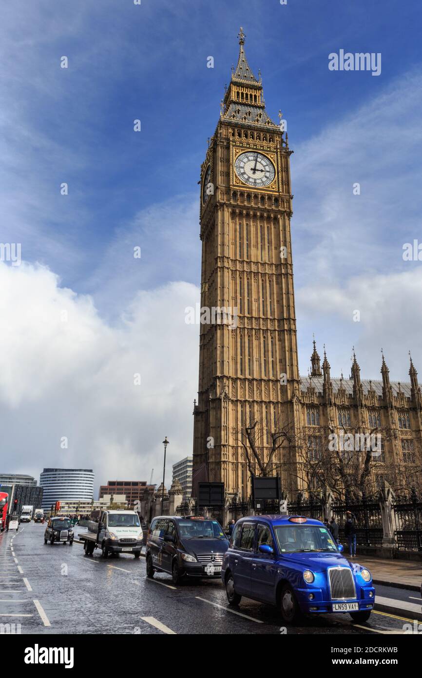 Big Ben, the Elizabeth tower bell tower with iconic clock, Houses of ...