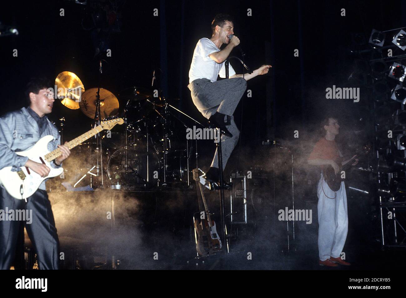 Simple minds 1982 hi-res stock photography and images - Alamy