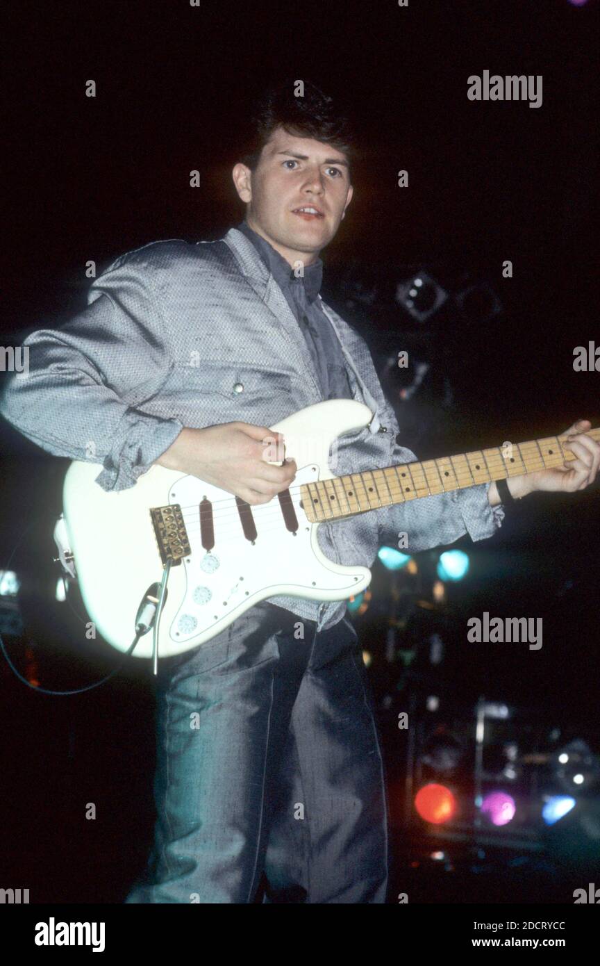 Charlie Burchill from Simple Minds live at the Lyceum. London, 07.12. ...