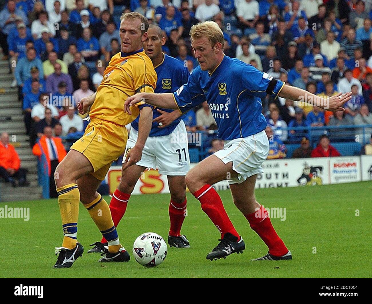 Gillingham fc hi-res stock photography and images - Alamy