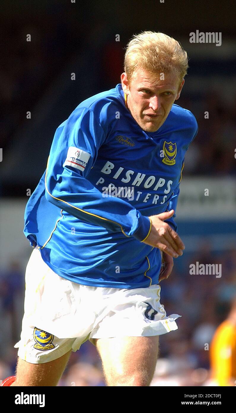 PORTSMOUTH FC CROATIAN INTERNATIONAL ROBERT PROSINECKI 2001 Stock Photo ...