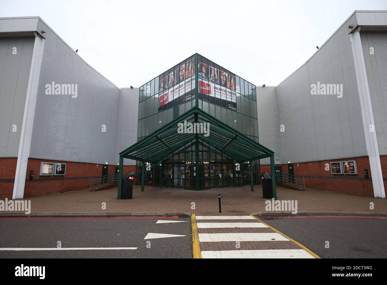 A cineworld cinema in feltham hi-res stock photography and images - Alamy