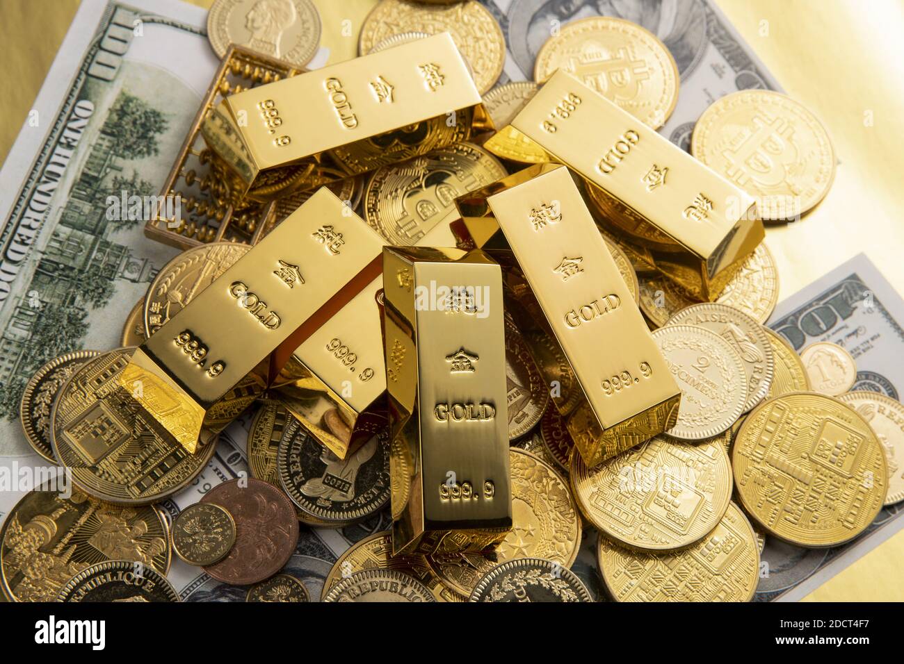 Pile gold bars and coins hi-res stock photography and images - Alamy