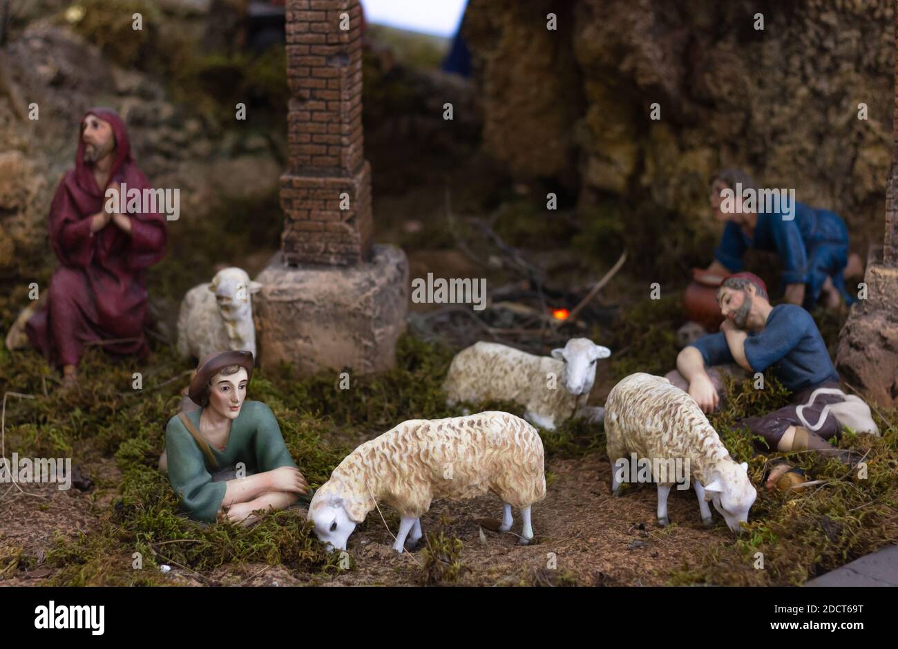 Nativity figurine hi-res stock photography and images - Alamy
