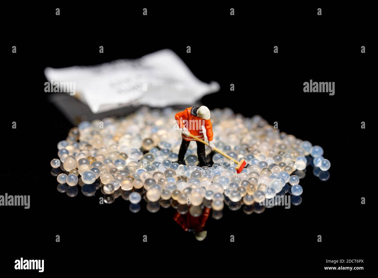 Sachet litter hi-res stock photography and images - Alamy