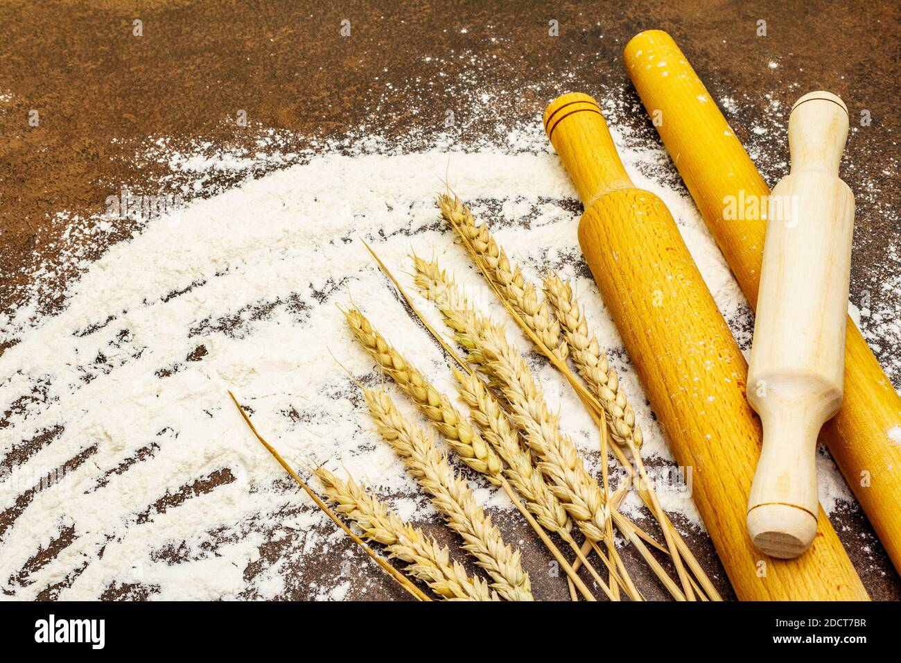 Scattered Flour High Resolution Stock Photography and Images - Alamy