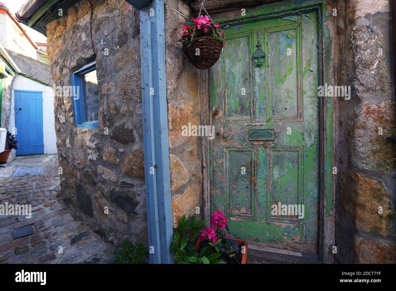 Old door in st ives hi-res stock photography and images - Alamy