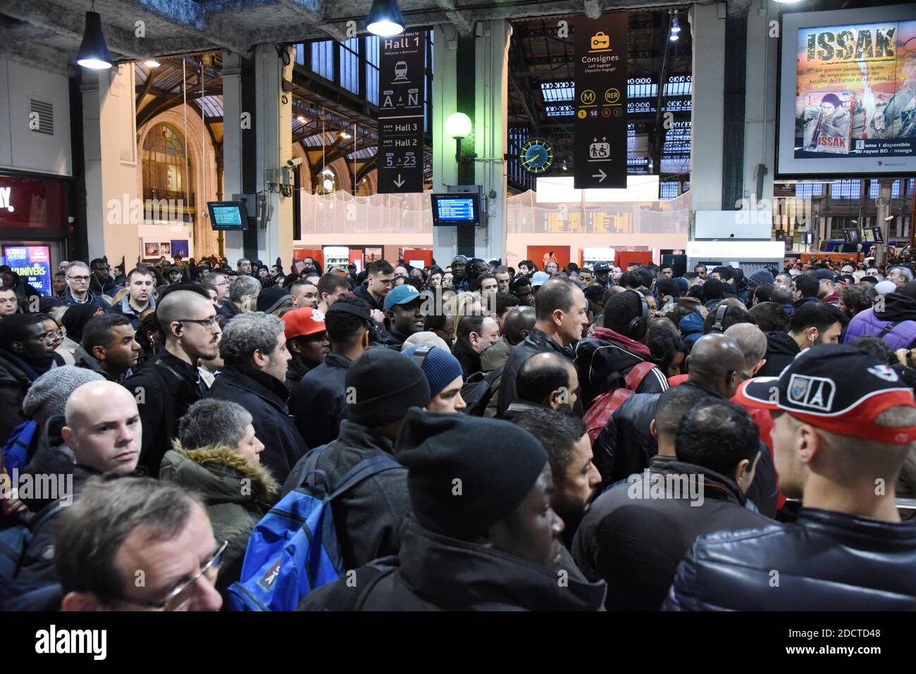 Picture showing the crowd at Gare De Lyon railway station, in Paris ...