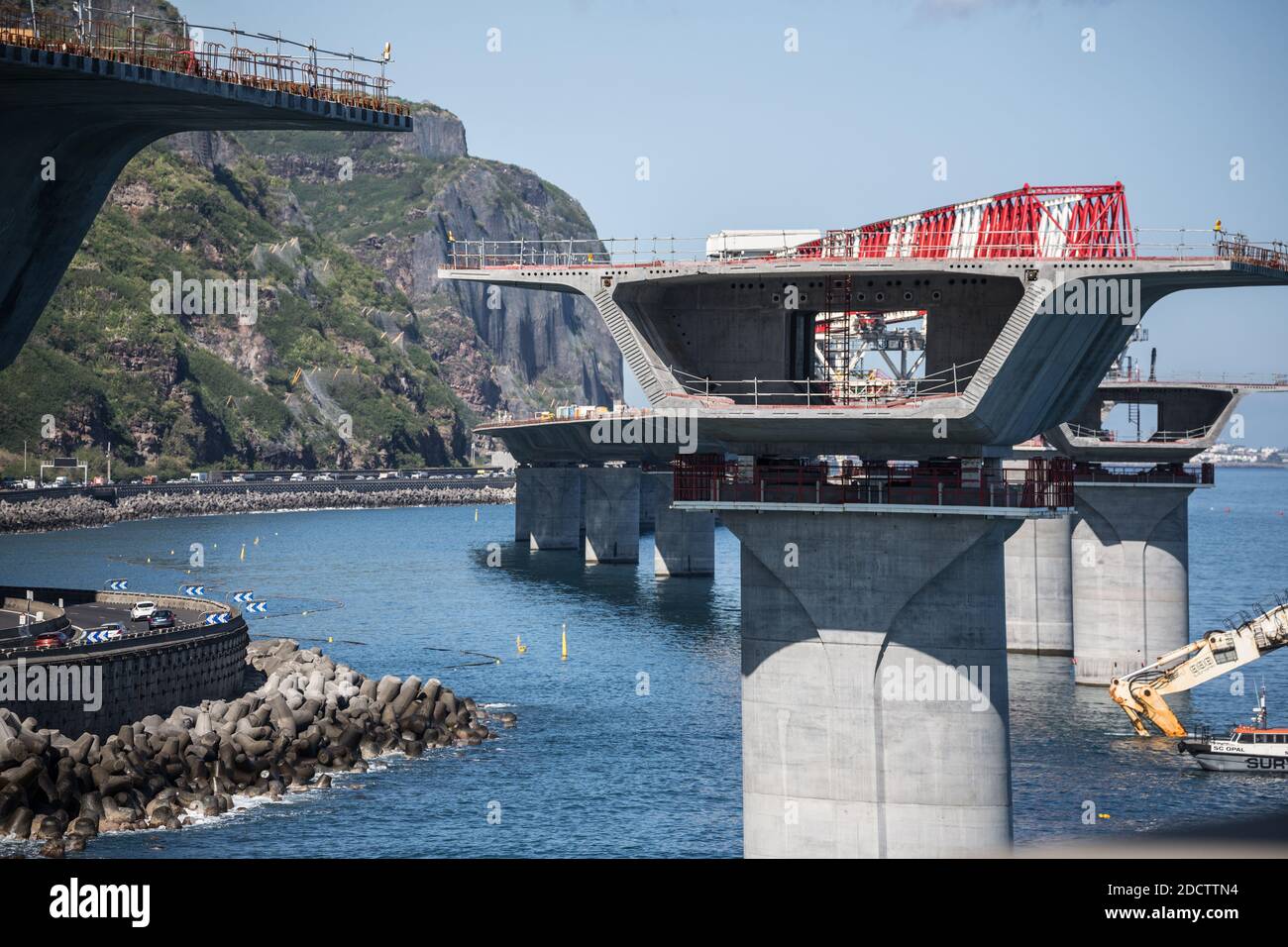 New coastal road reunion island hi-res stock photography and images - Alamy