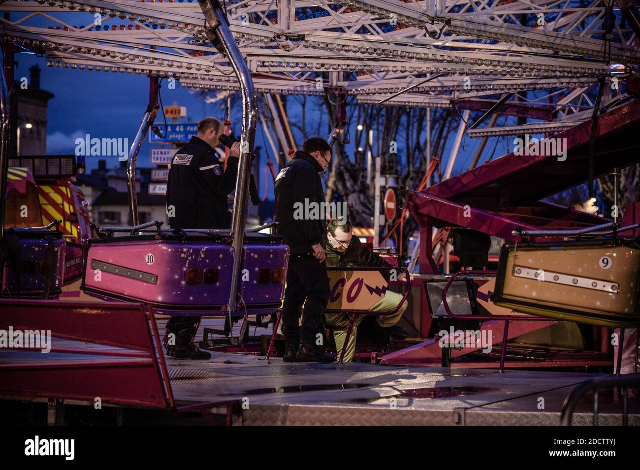 One dead and 4 injured including an 8 year old child during a merry-go ...