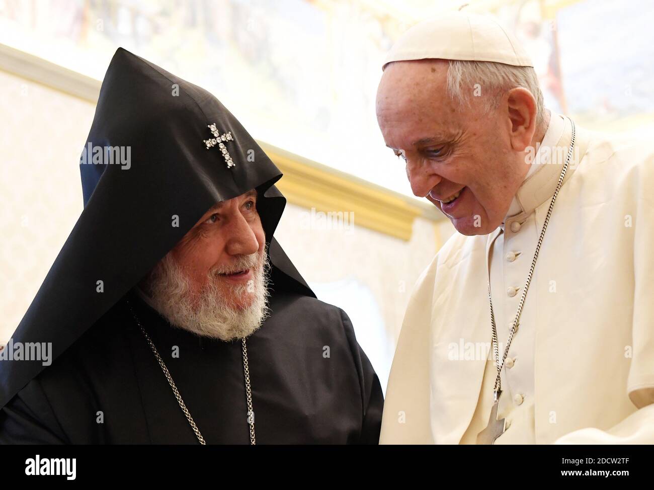 Pope Francis meets with Catholicos of All Armenians leader Karekin II ...