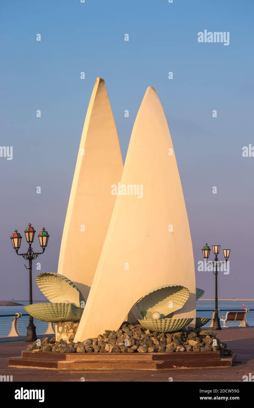 United Arab Emirates, Sea shell statue on Corniche Stock Photo - Alamy