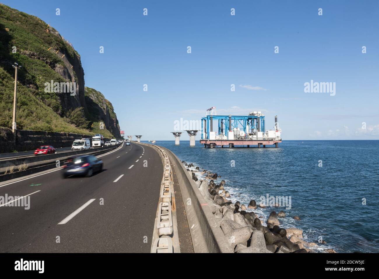 La barge rock hi-res stock photography and images - Alamy