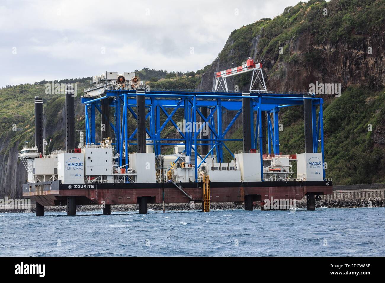 NO WEB/NO APPS - Exclusive. General view of the 'Zourite' jack-up barge ...