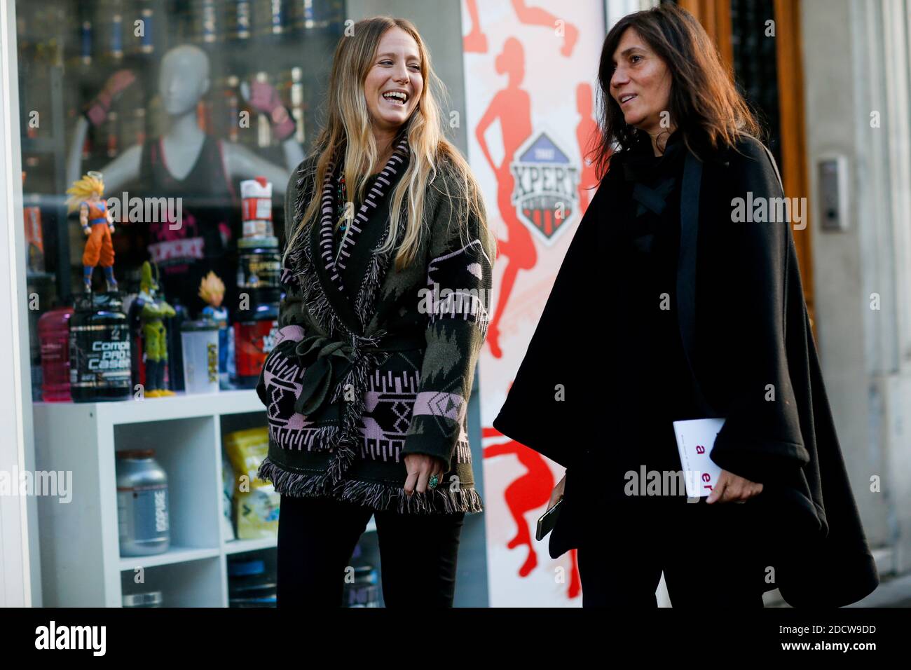 Street style, Jennifer Neyt and Emmanuelle Alt arriving at Proenza ...