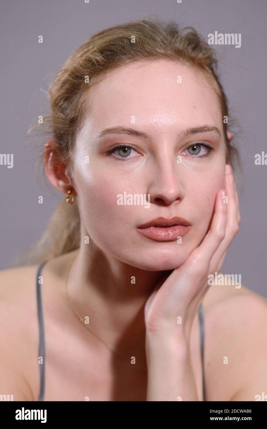 Julia Roy pose lors du 25e Festival du Film Fantastique de Gerardmer a ...