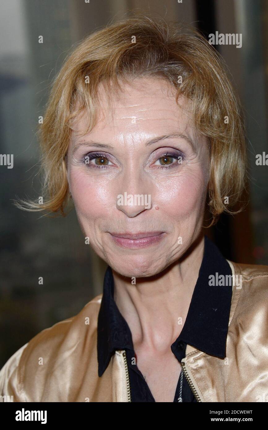 Nathalie Lermitte assiste a la ceremonie de remise des Insignes de ...