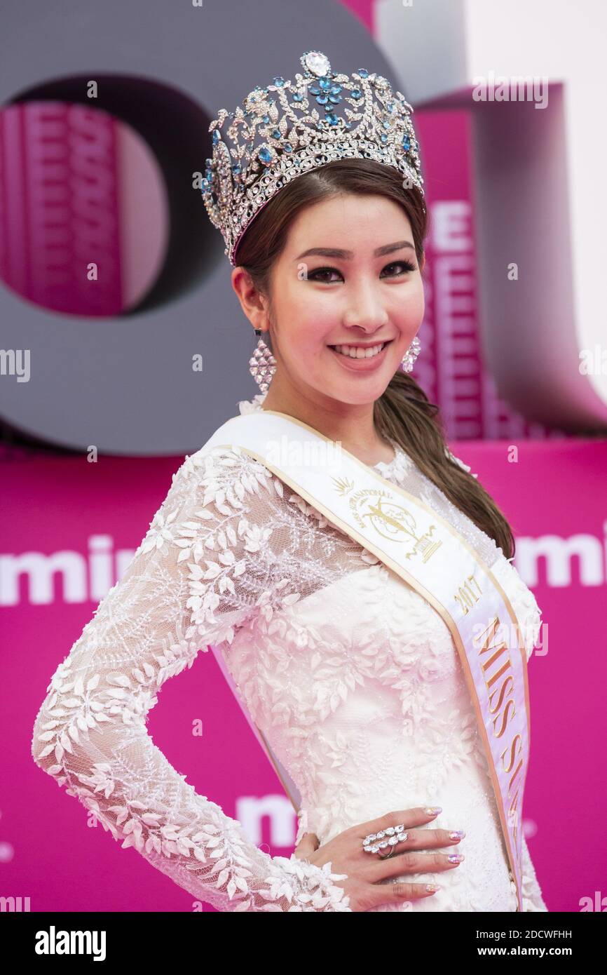 Miss tierra hi-res stock photography and images - Alamy