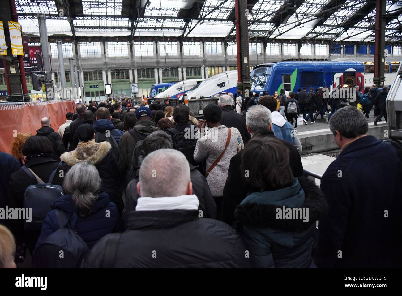 Picture showing the crowd at Gare De Lyon railway station, in Paris ...
