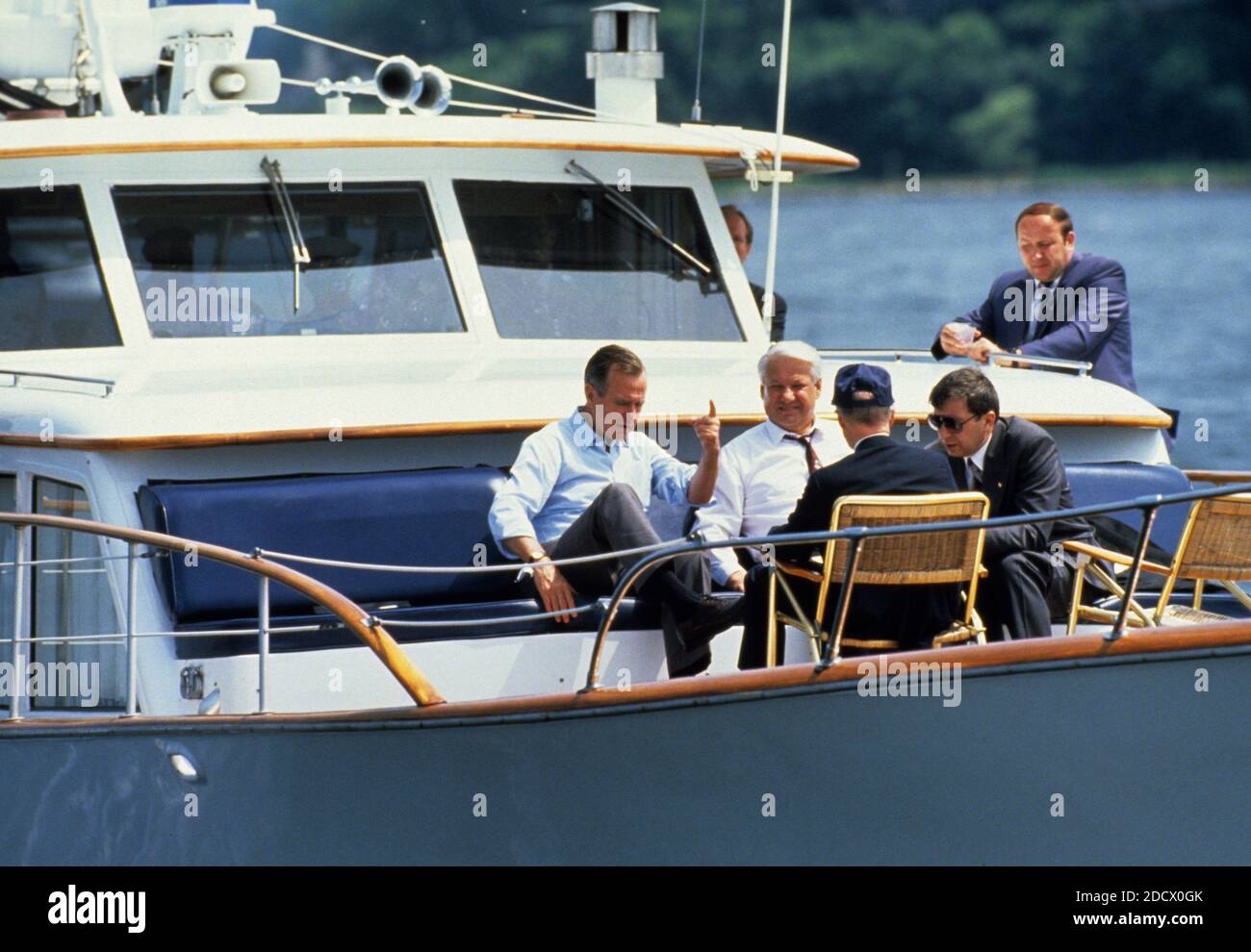 Boris yeltsin and george bush hi-res stock photography and images - Alamy