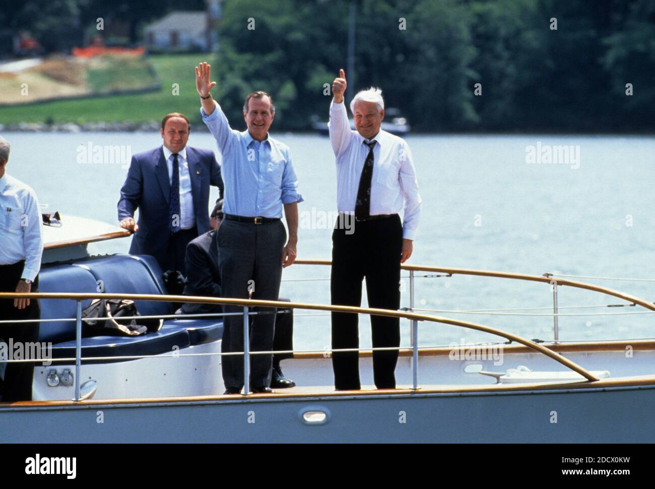 Boris yeltsin and george bush hi-res stock photography and images - Alamy