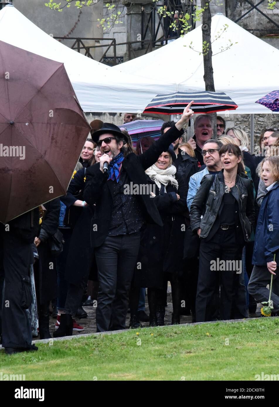Izia Higelin, Arthur H, Ken Higelin during the funeral of Jacques ...