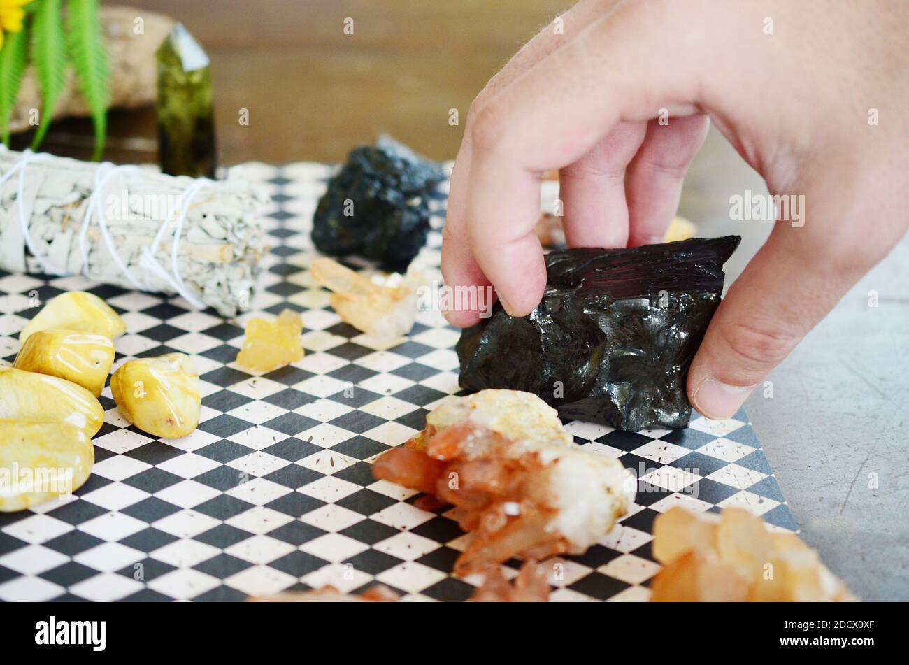 Black jet stone hi-res stock photography and images - Alamy