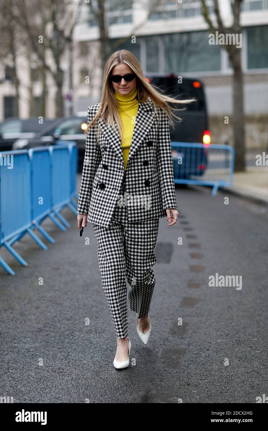 Street style, Holly Russel arriving at Loewe Fall-Winter 2018-2019 show ...
