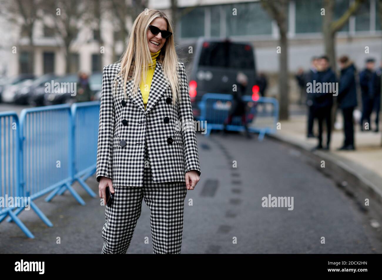 Street style, Holly Russel arriving at Loewe Fall-Winter 2018-2019 show ...