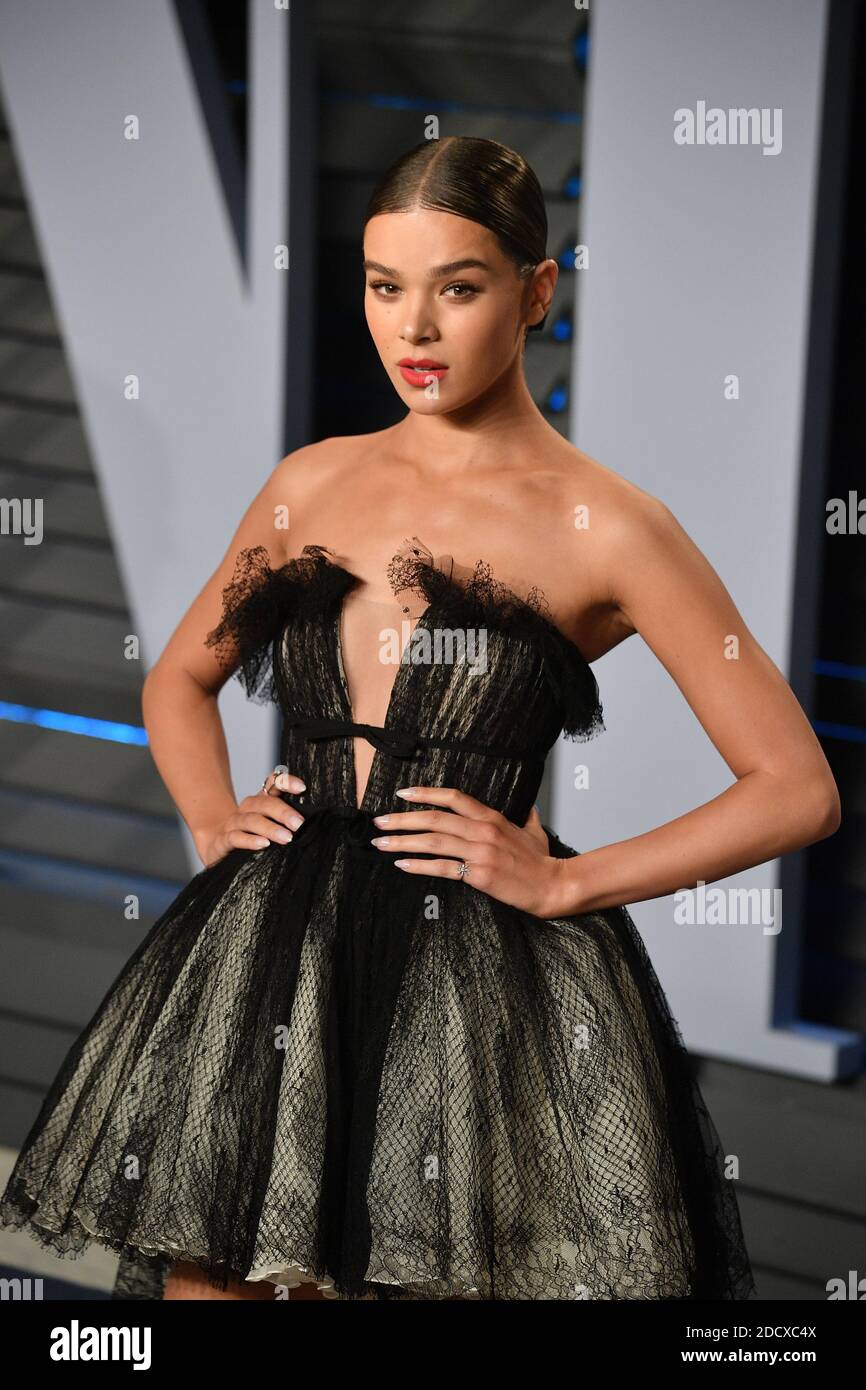 Hailee Steinfeld attending the 2018 Vanity Fair Oscar Party hosted by ...