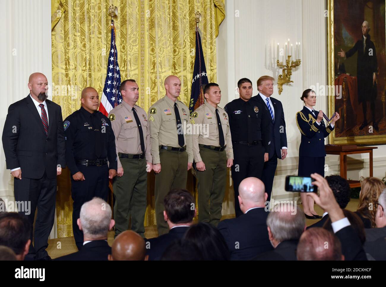 San bernardino county sheriff’s office hi-res stock photography and ...