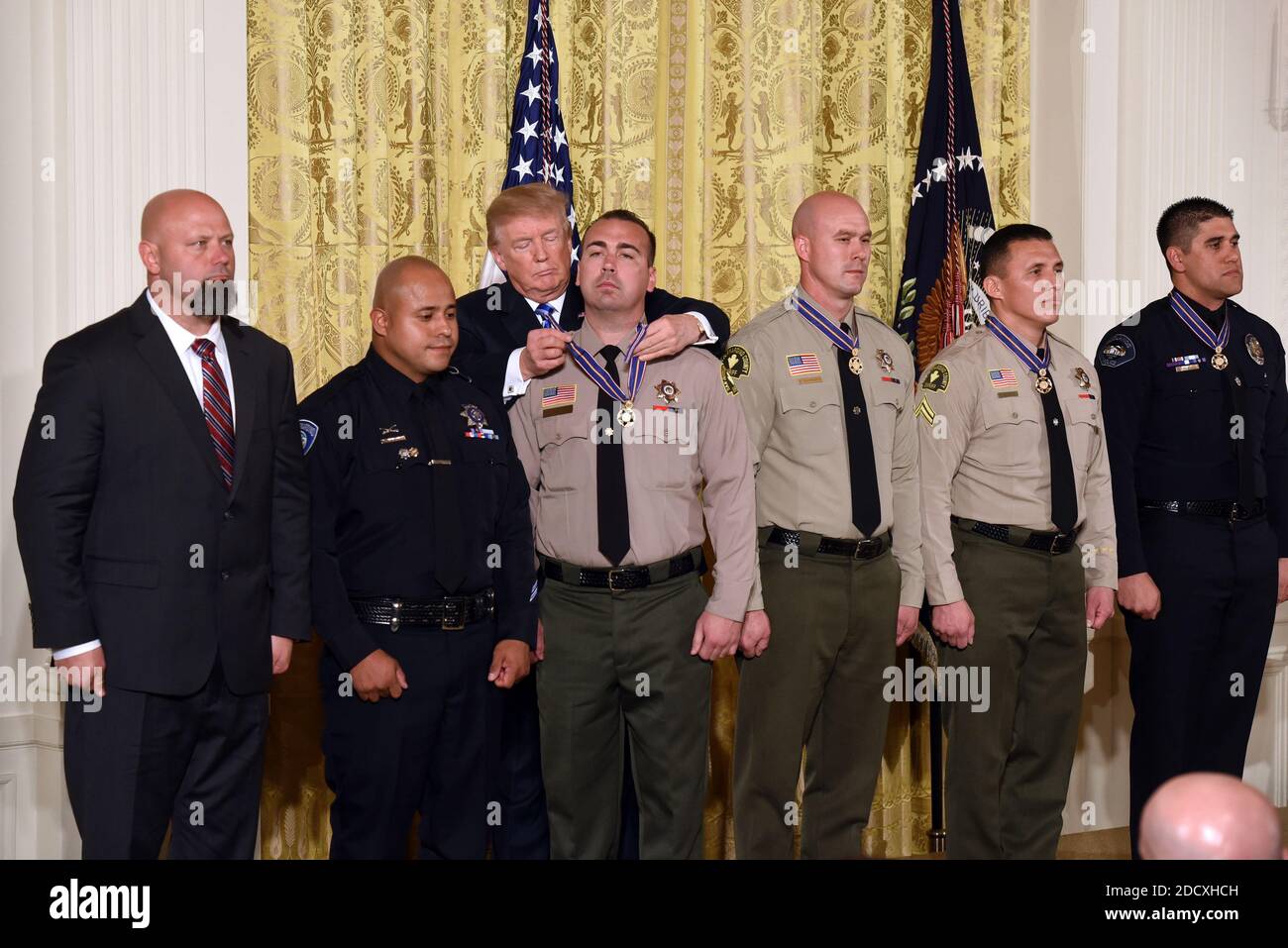 San bernardino county sheriff’s office hi-res stock photography and ...