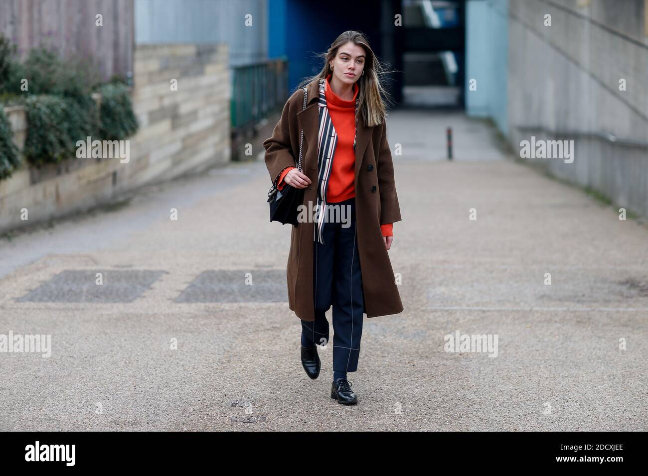 Street style, Joanna Halpin arriving at Margaret Howell Fall-Winter ...
