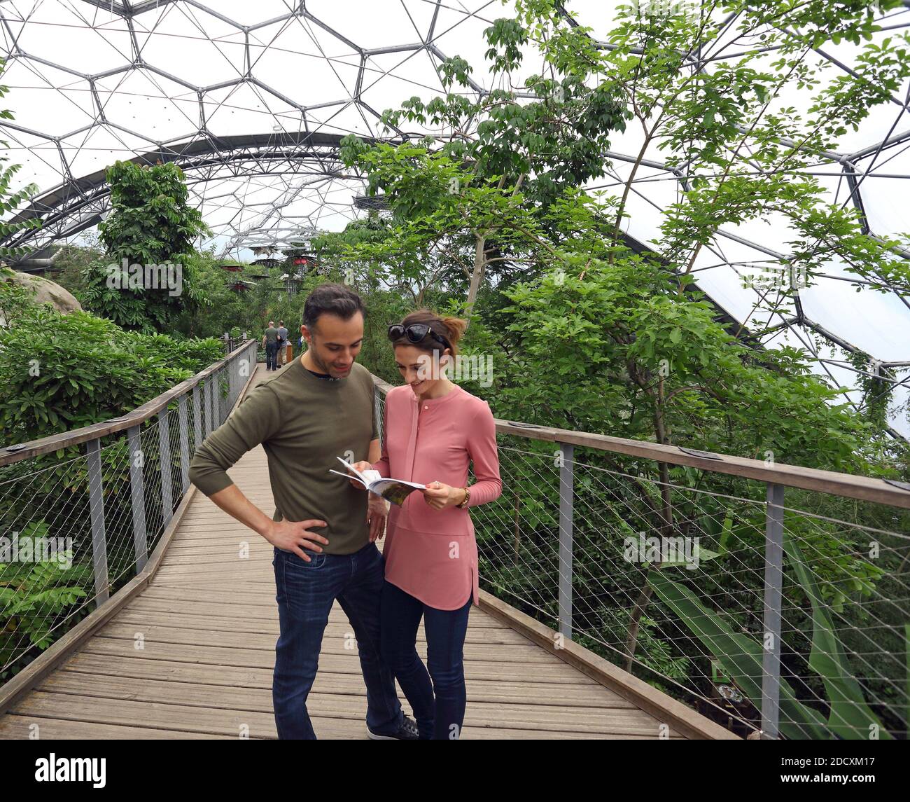 Eden project couple hi-res stock photography and images - Alamy