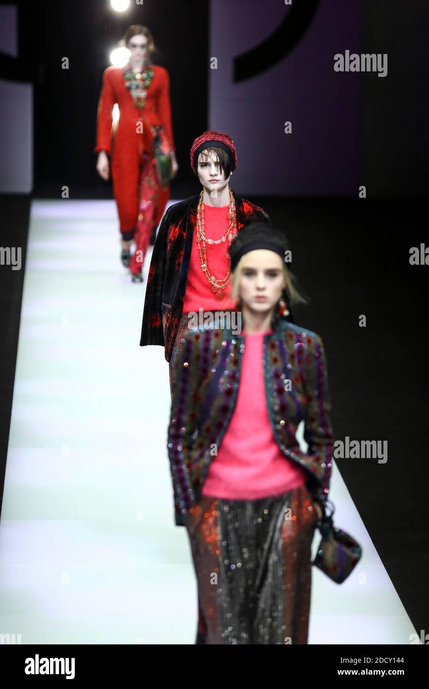 Model runaway hi-res stock photography and images - Alamy