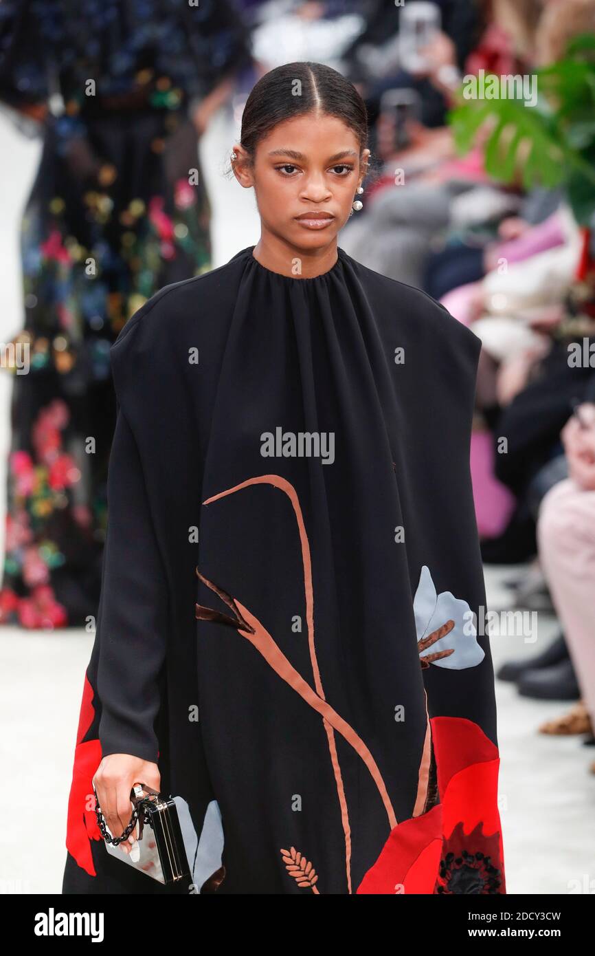 Valentino fall winter 2018 2019 model hi-res stock photography and images - Alamy