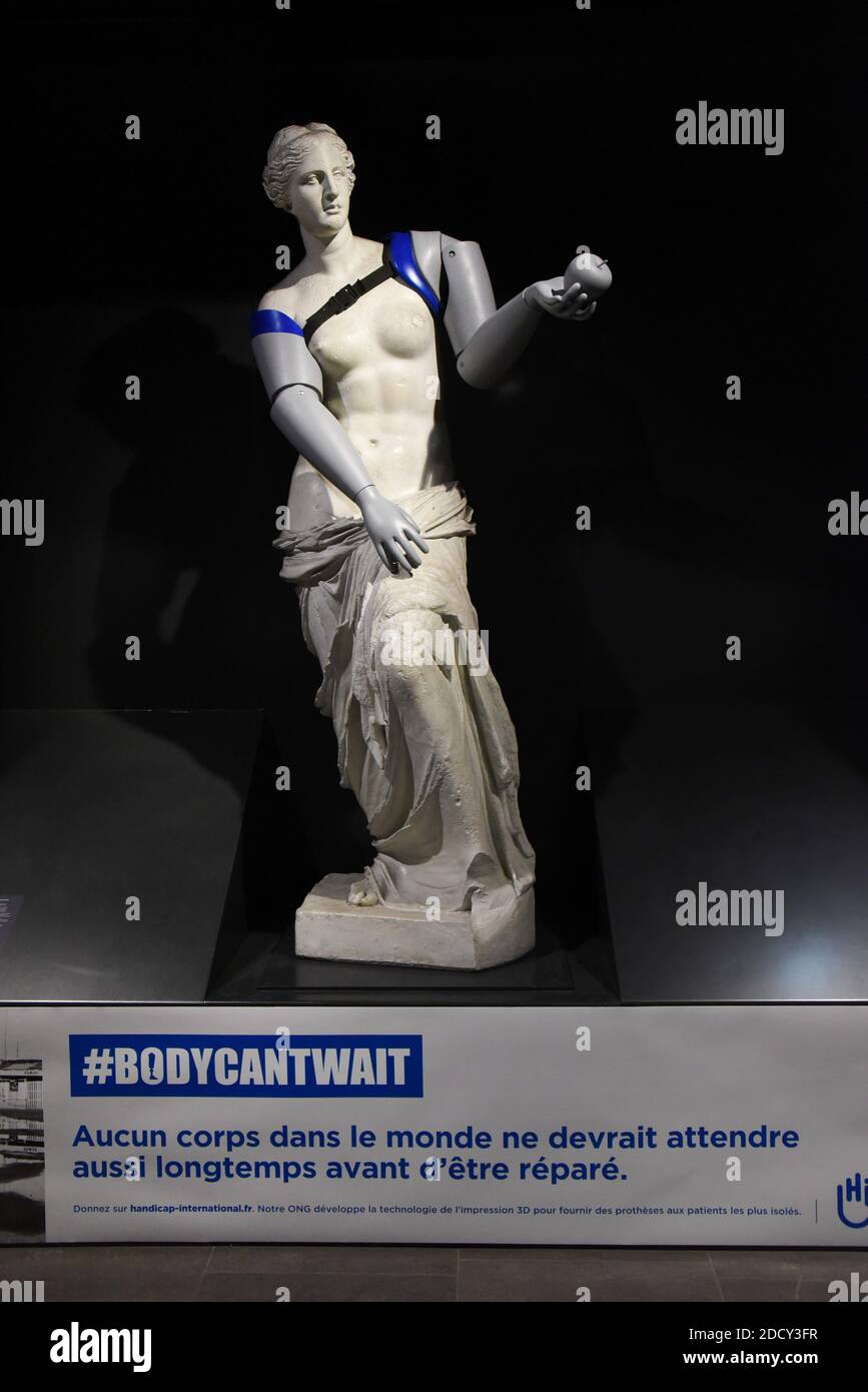 A replica of the Venus de Milo, the famous armless Greek goddess statue ...