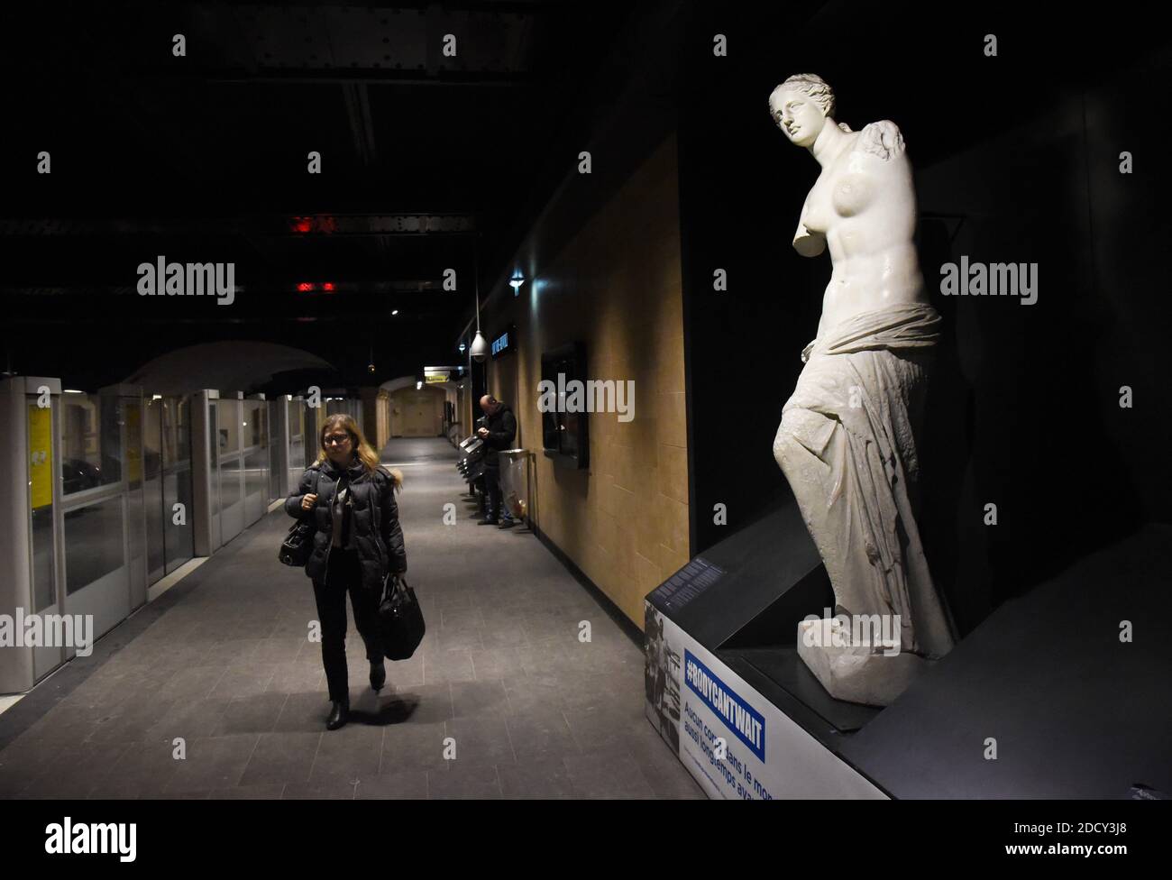 A replica of the Venus de Milo, the famous armless Greek goddess statue ...