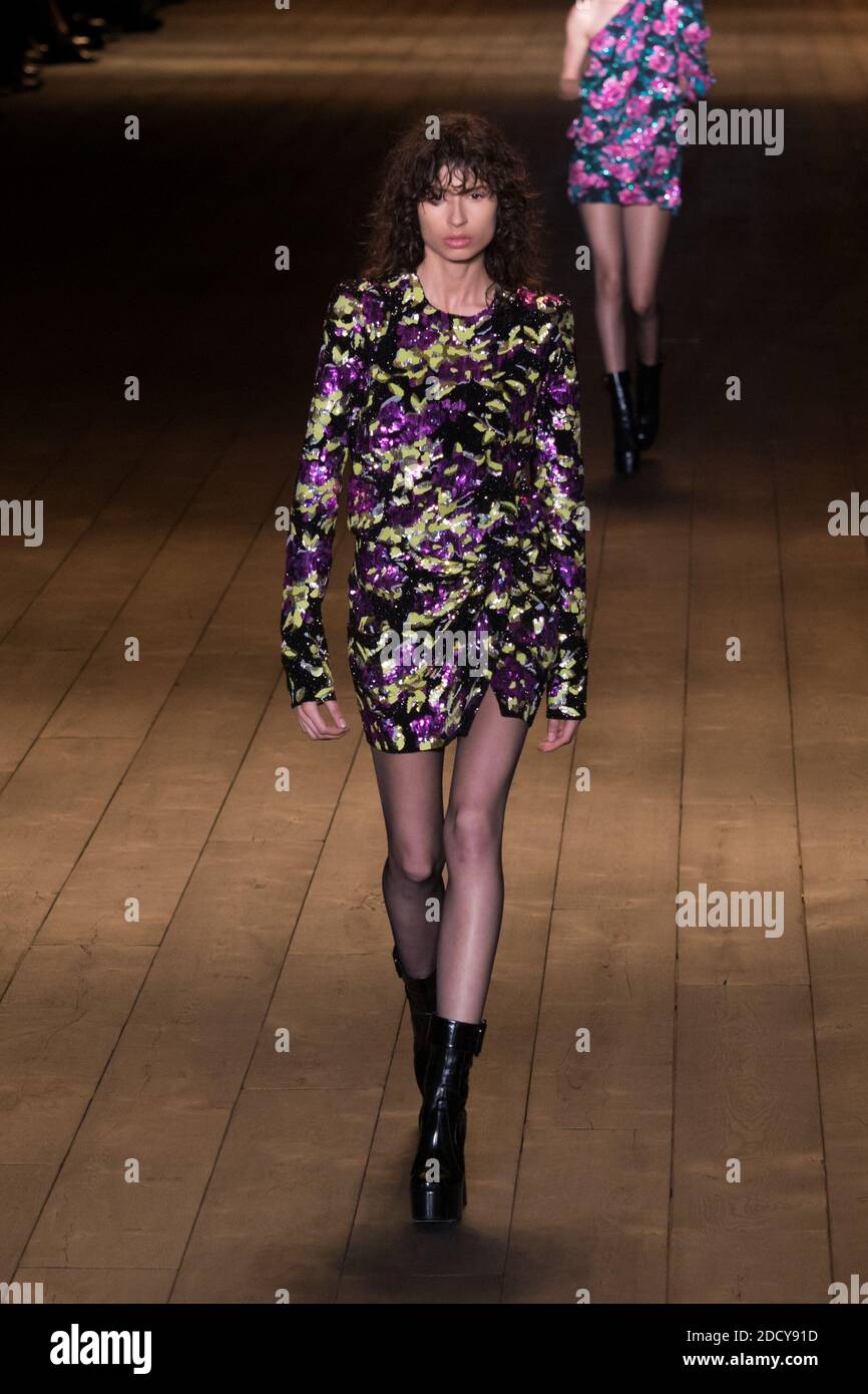 Ysl fashion show hi-res stock photography and images - Alamy