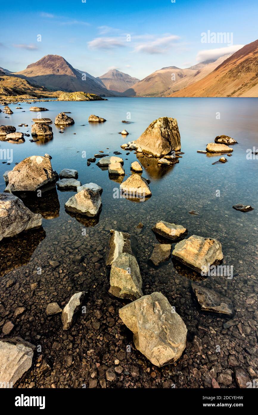 Rocks and boulders in lake shoreline at Wast Water in the English Lake ...