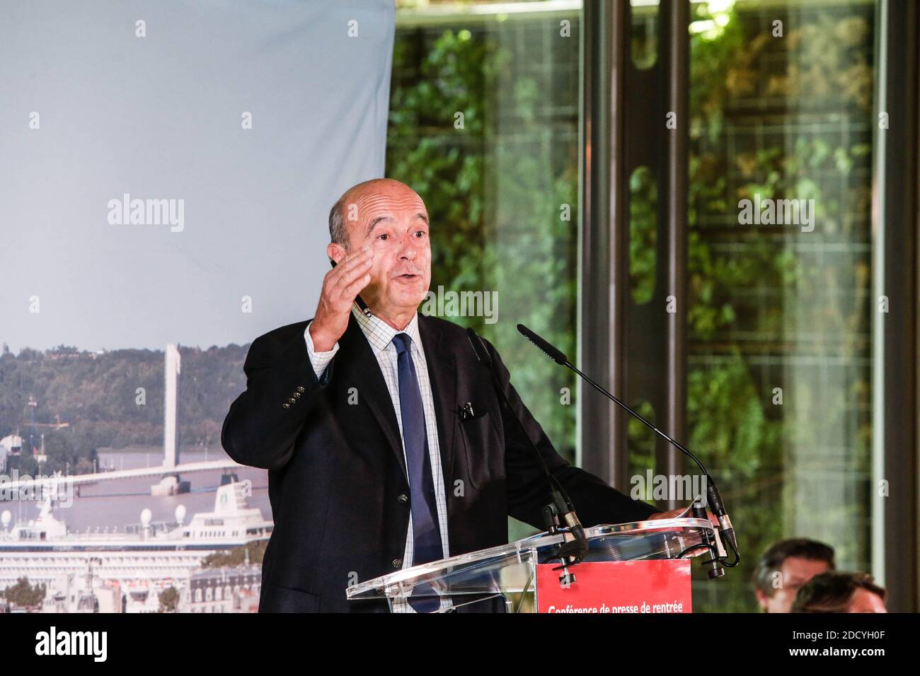 Alain Juppe , mayor of Bordeaux, delivers a speech at the Bordeaux's ...