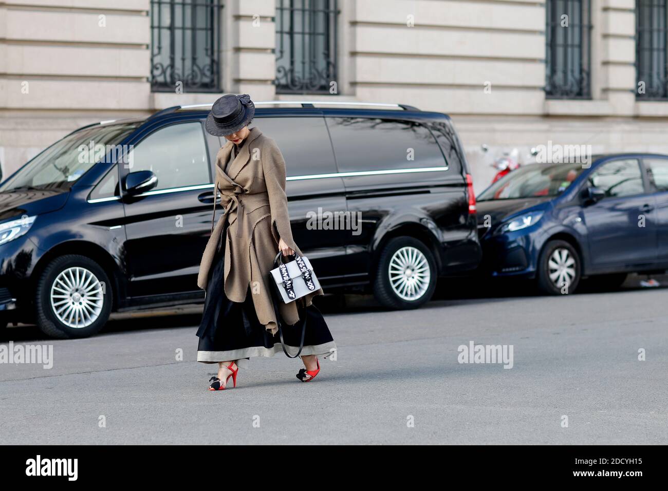 Street style, arriving at Vivienne Westwood Fall-Winter 2018-2019 show ...