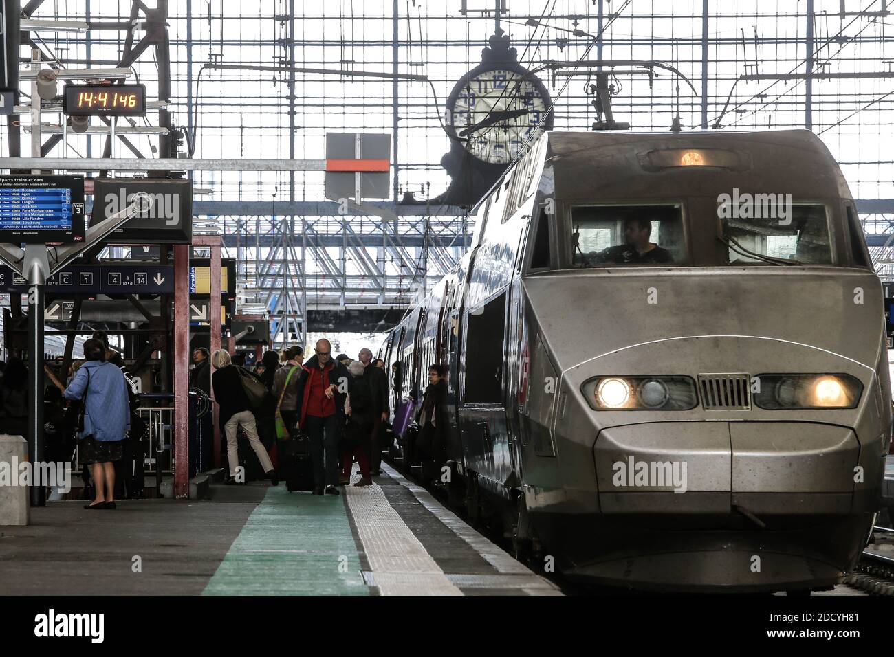 Illustration photos of the Bordeaux St Jean SNCF train station in ...