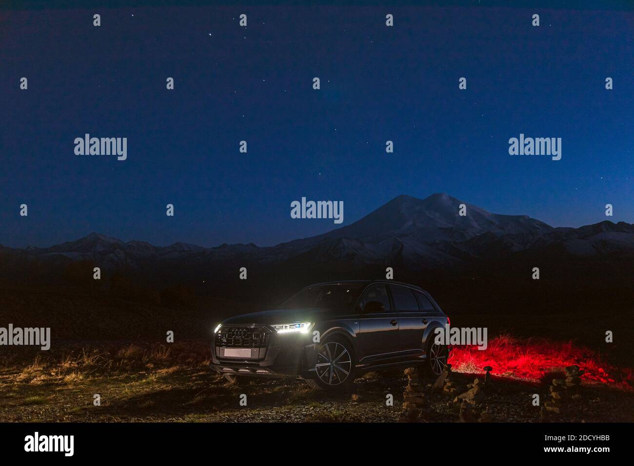 Audi night hi-res stock photography and images - Alamy