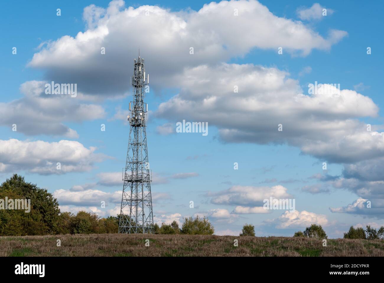 5g telecommunication tower hi-res stock photography and images - Alamy
