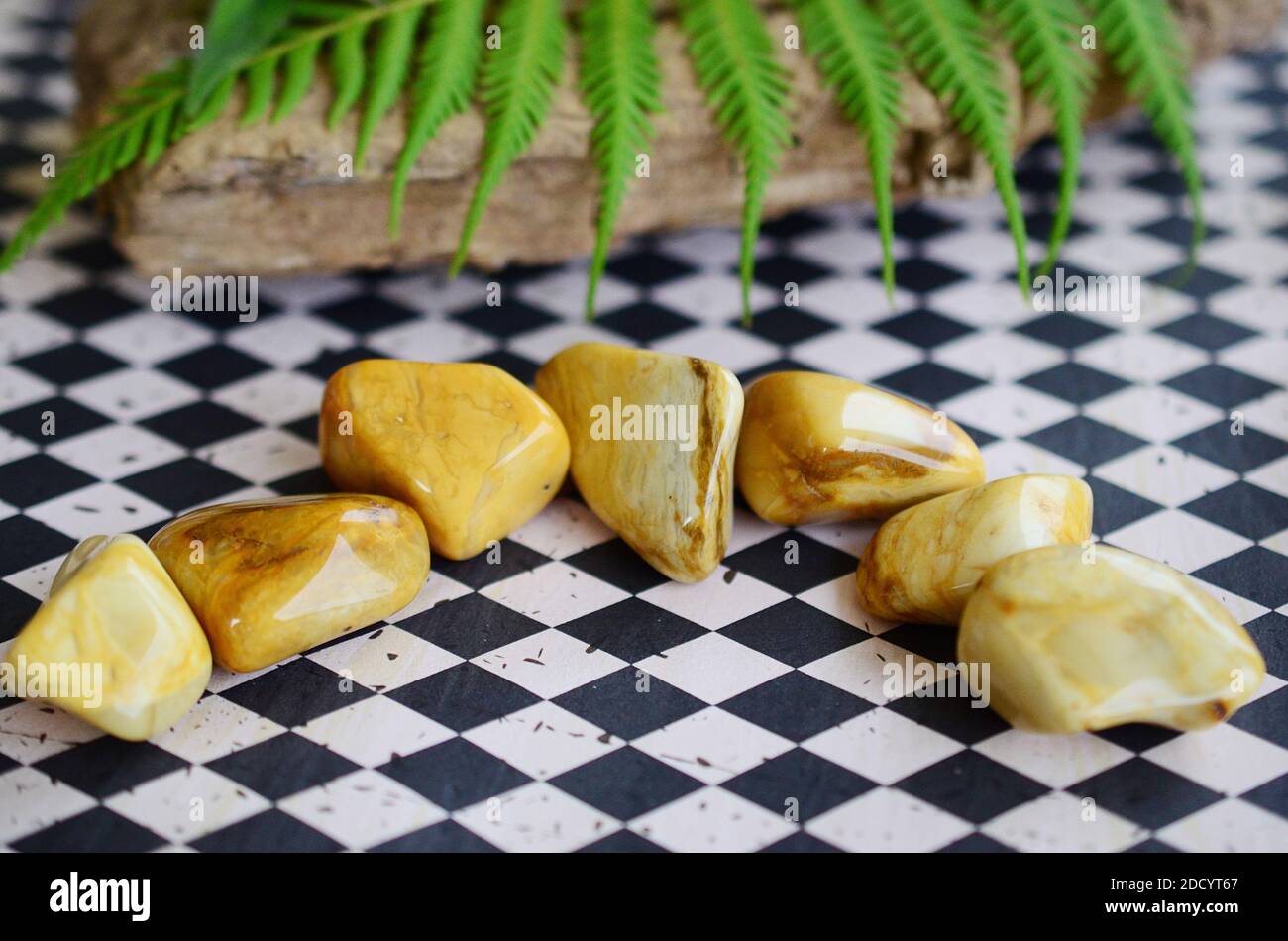 Yellow jasper hi-res stock photography and images - Alamy