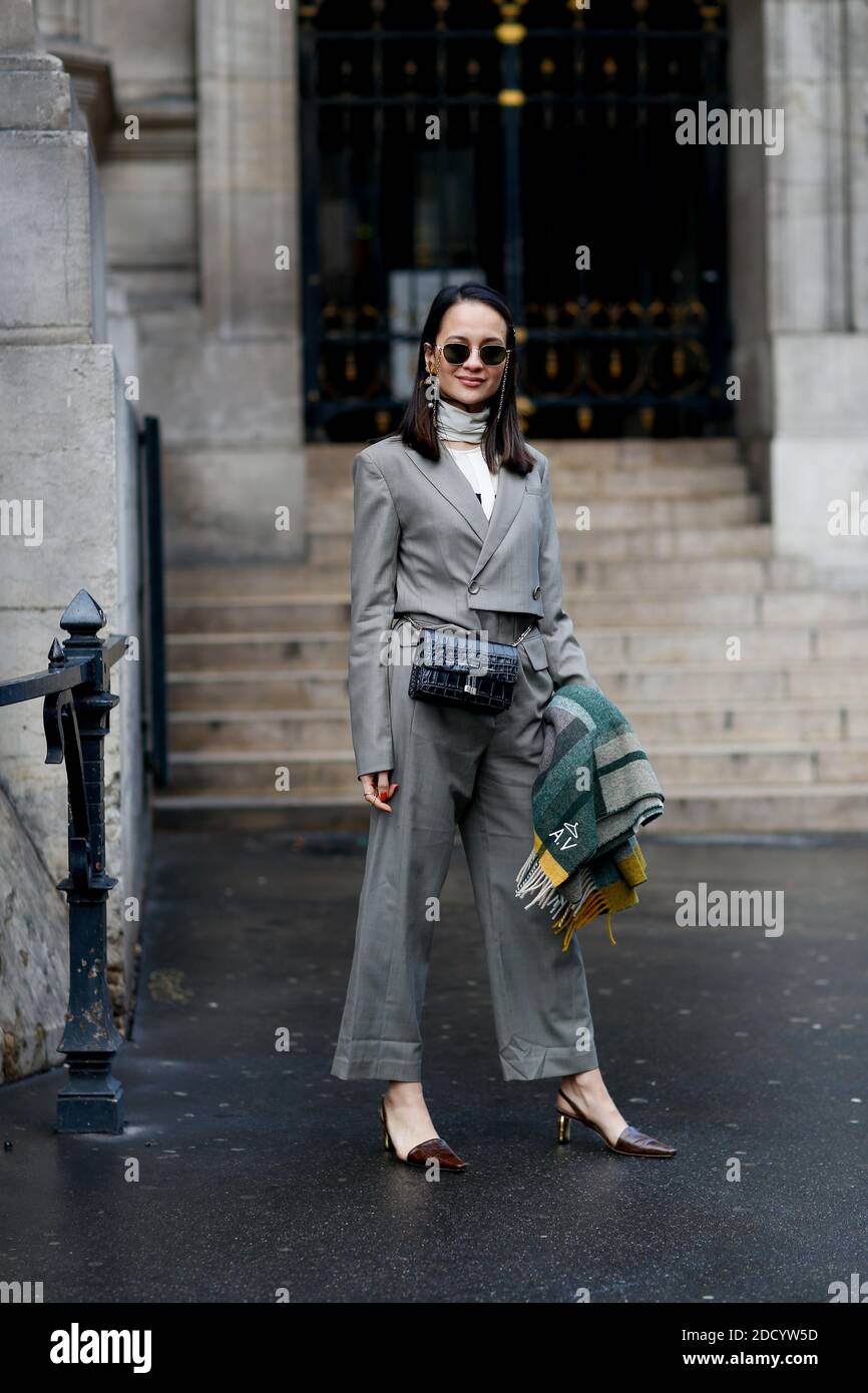 Street style, Anna Rosa Vitiello arriving at Stella McCartney Fall ...