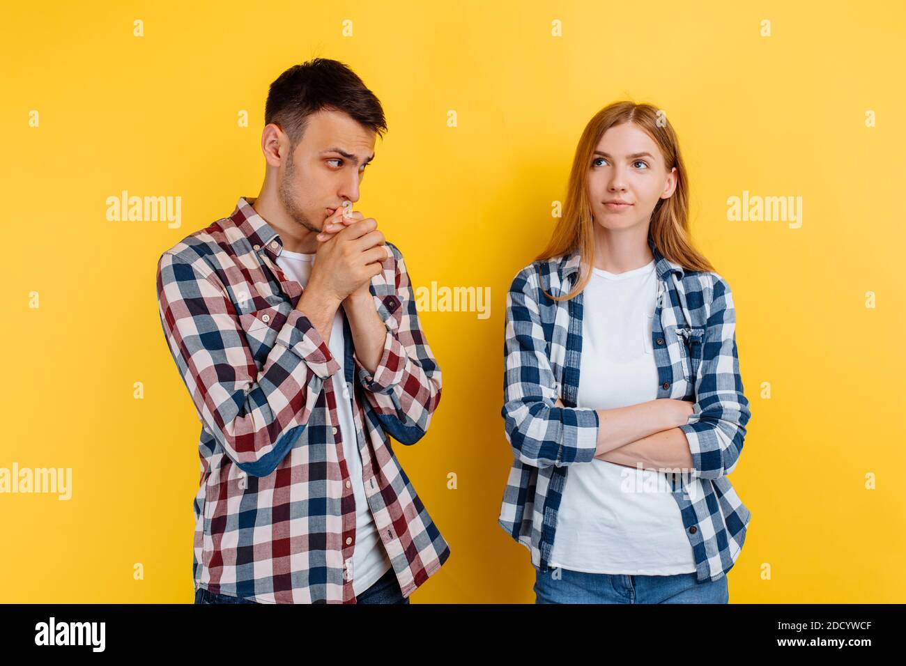Man begging forgiveness woman hi-res stock photography and images - Alamy