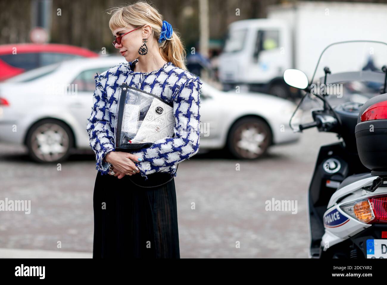 Street style, Courtney Trop arriving at Chanel Fall-Winter 2018-2019 ...